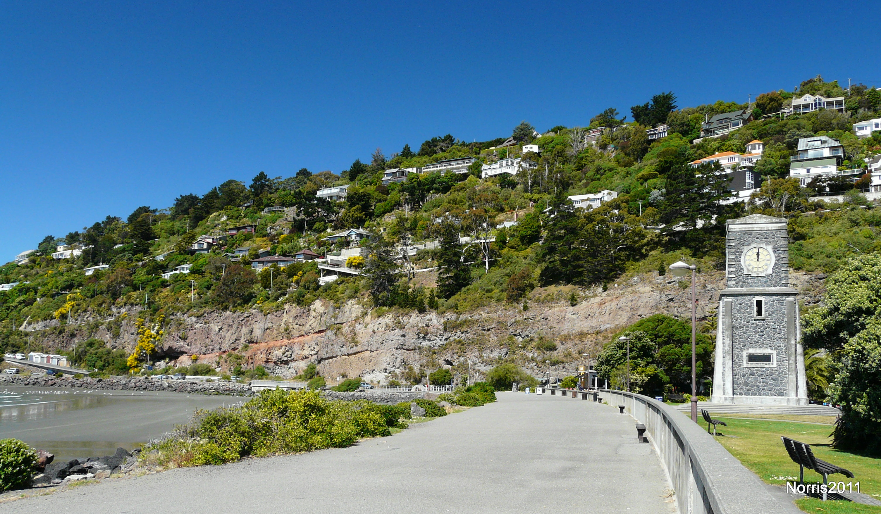 Sumner's_famous_Clocktower._-_panoramio - Le Petit Hotel